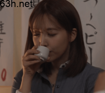 三上悠亚(Mikami Yua,鬼頭桃菜)饰演的新员工在番号SSNI-989中吸引眼球 – 影迷的秘密